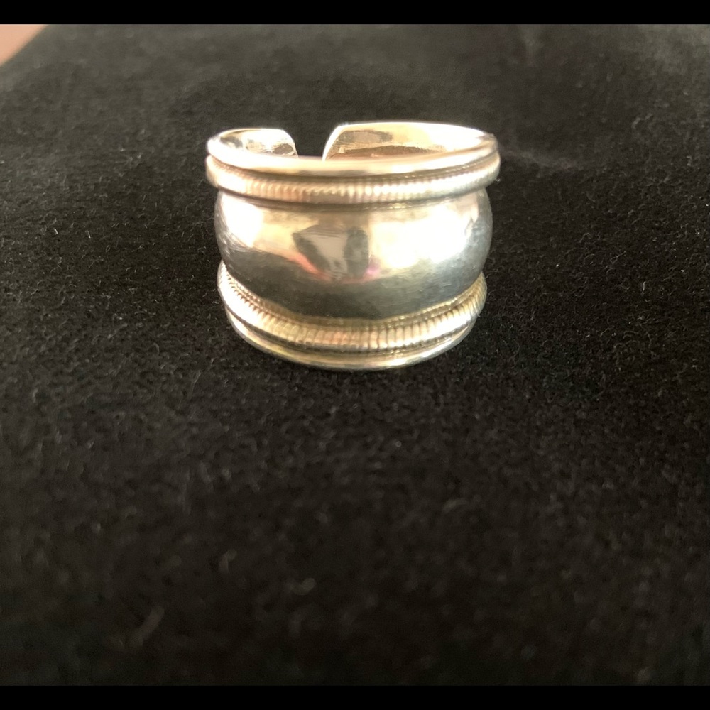 Heavy Sterling Silver With Rope Design Ring - Gem